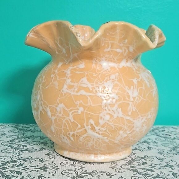 Vintage | Accents | Vintage Shawnee Usa Mcm Ruffled Peach Graffiti ...